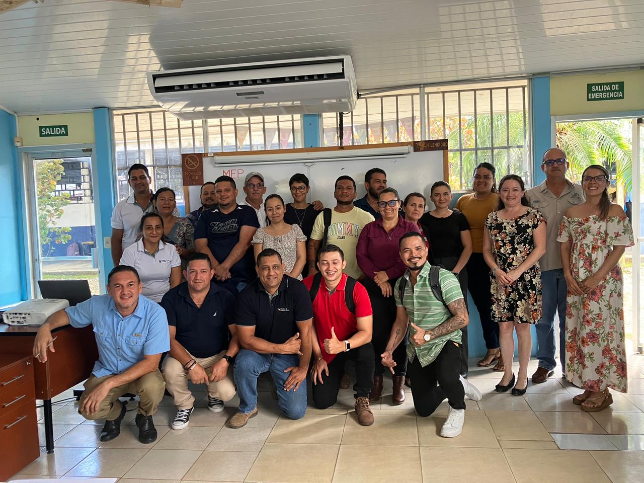 Equipo de la Dirección de Formación del CFPTE-UTN visita el CTP de ...